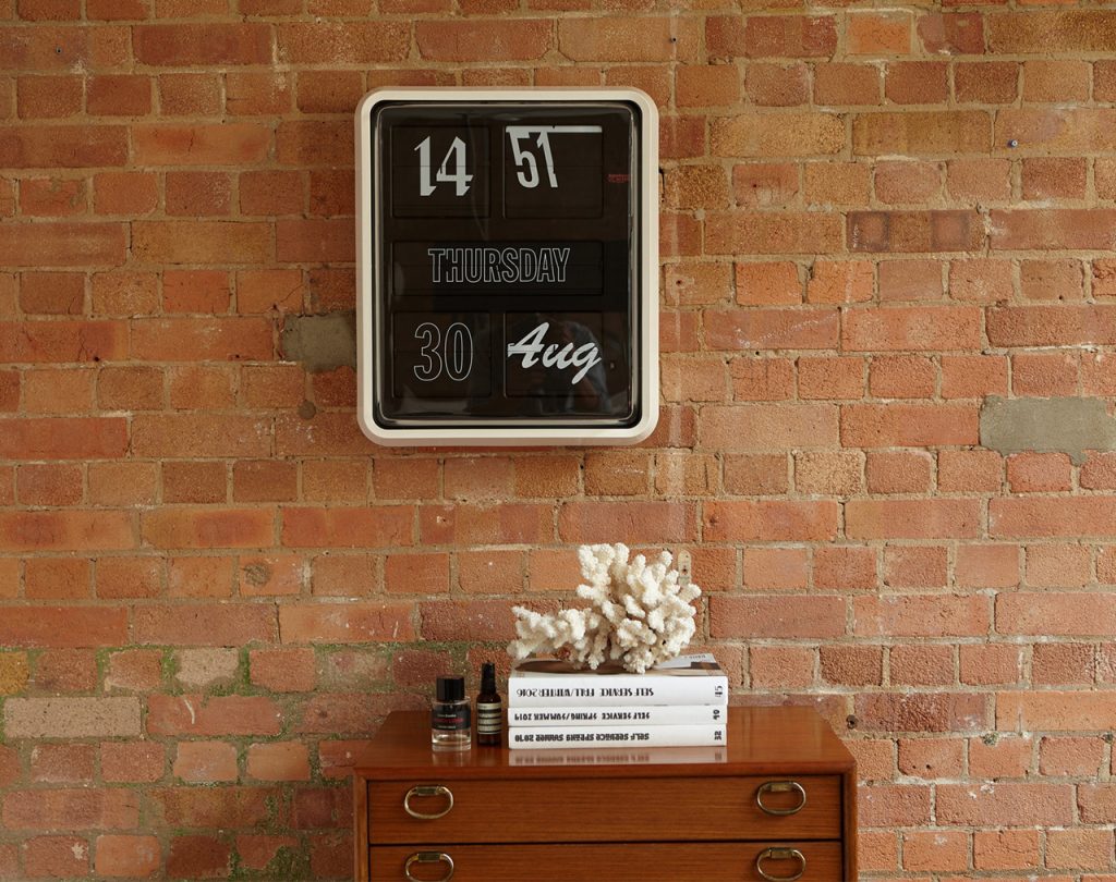 Font Clock Large - 2nd Floor